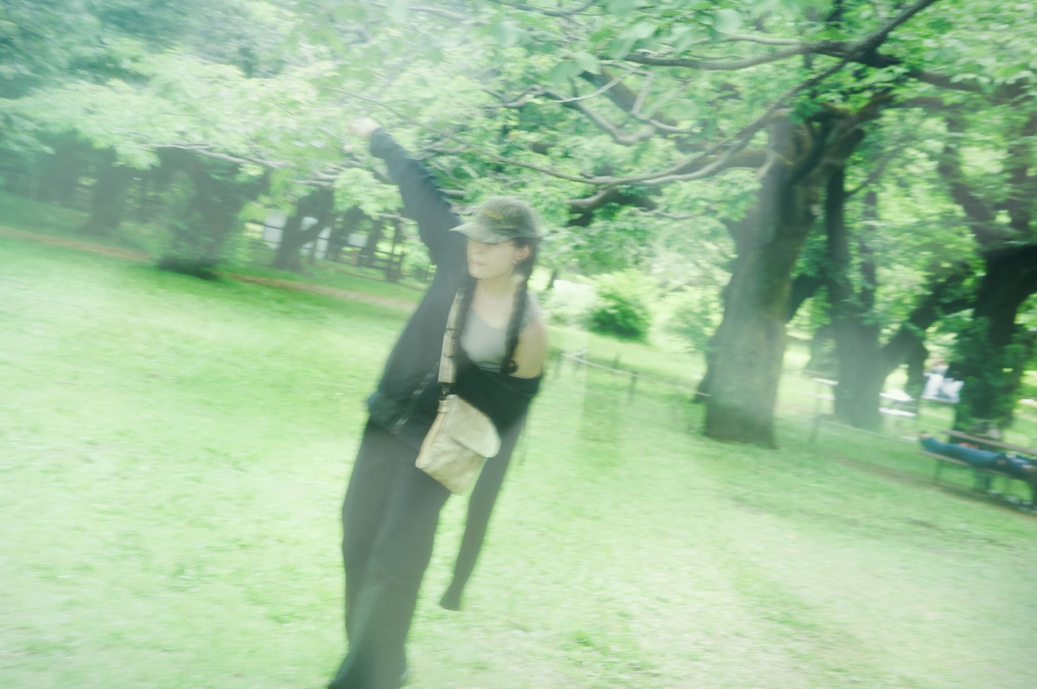 【インタビュー】underscores | 「もし居場所がないのなら探してみて」 - FNMNL (フェノメナル)