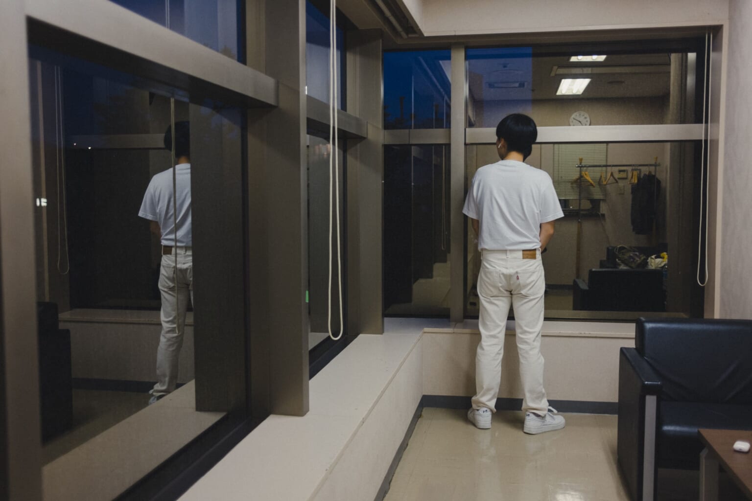 【ライブレポート】オープニングからエンディングまで踊り明かした『dodo×tofubeats×VaVa』スリーマン - FNMNL (フェノメナル)