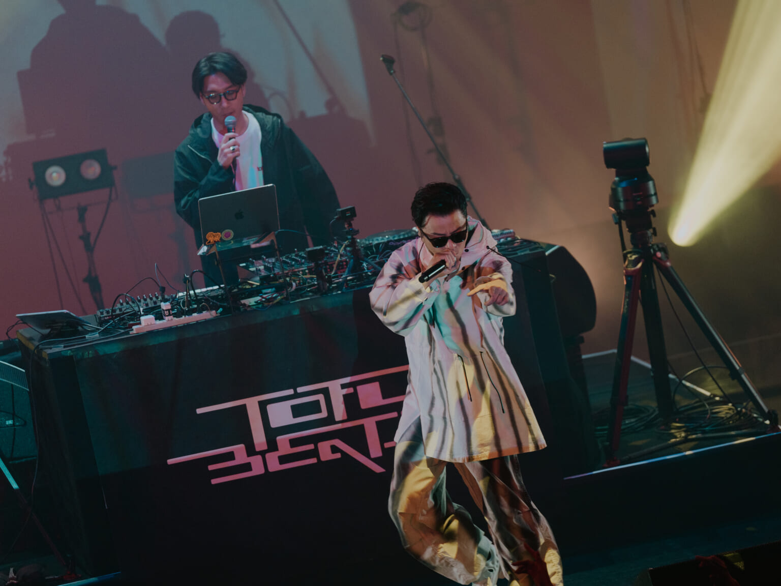 【ライブレポート】tofubeats Live at Zepp Haneda 2025 - FNMNL (フェノメナル)