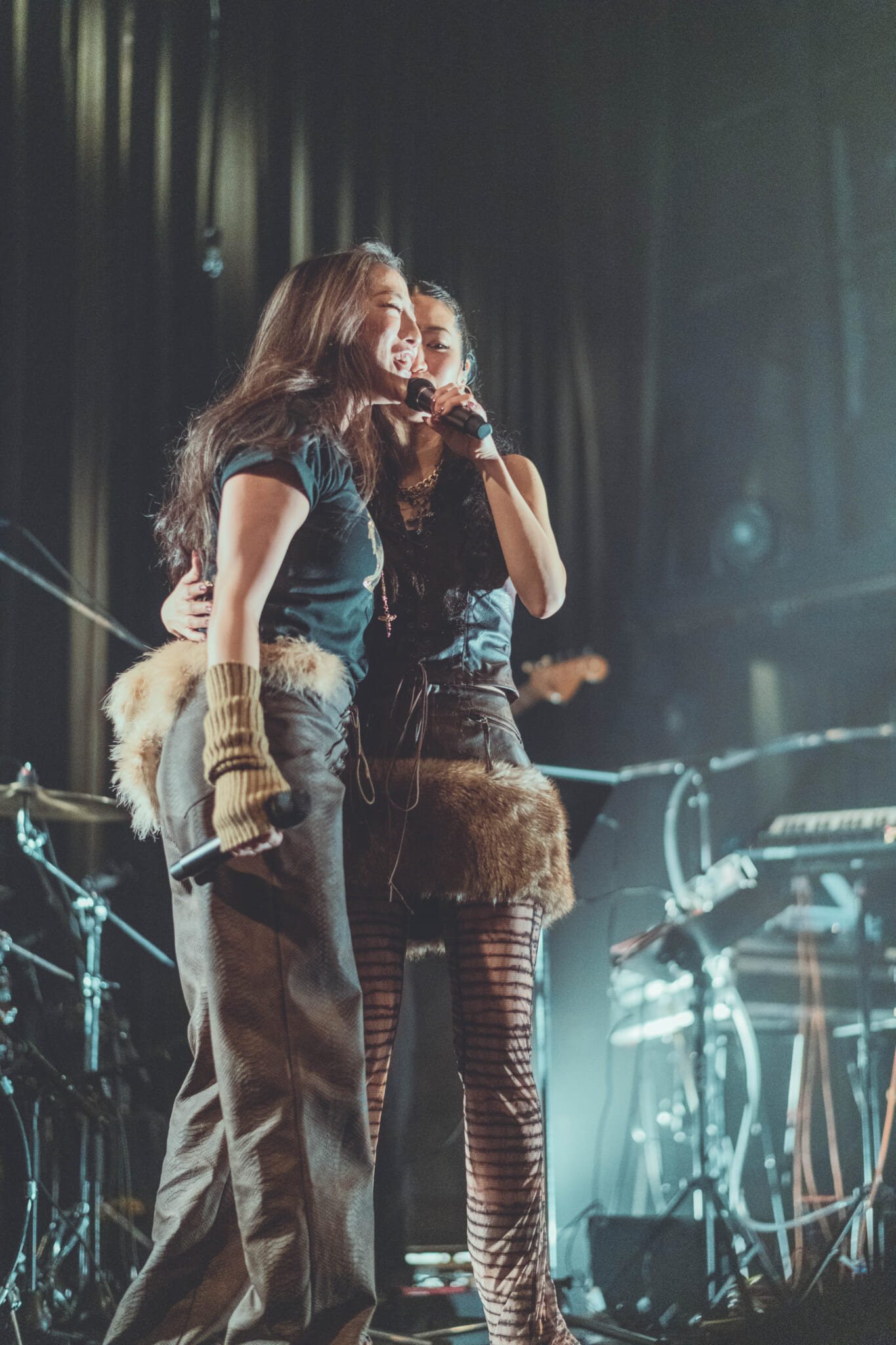 【ライブレポート】aimi First One Man Show | R&Bの魅力を全身で伝えた初ワンマン - FNMNL (フェノメナル)