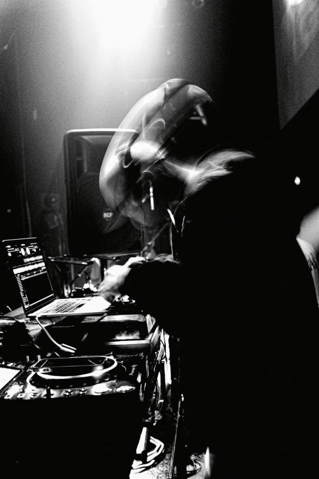 ISSUGI & GRADIS NICEが新曲"2:53"をリリース - FNMNL (フェノメナル)