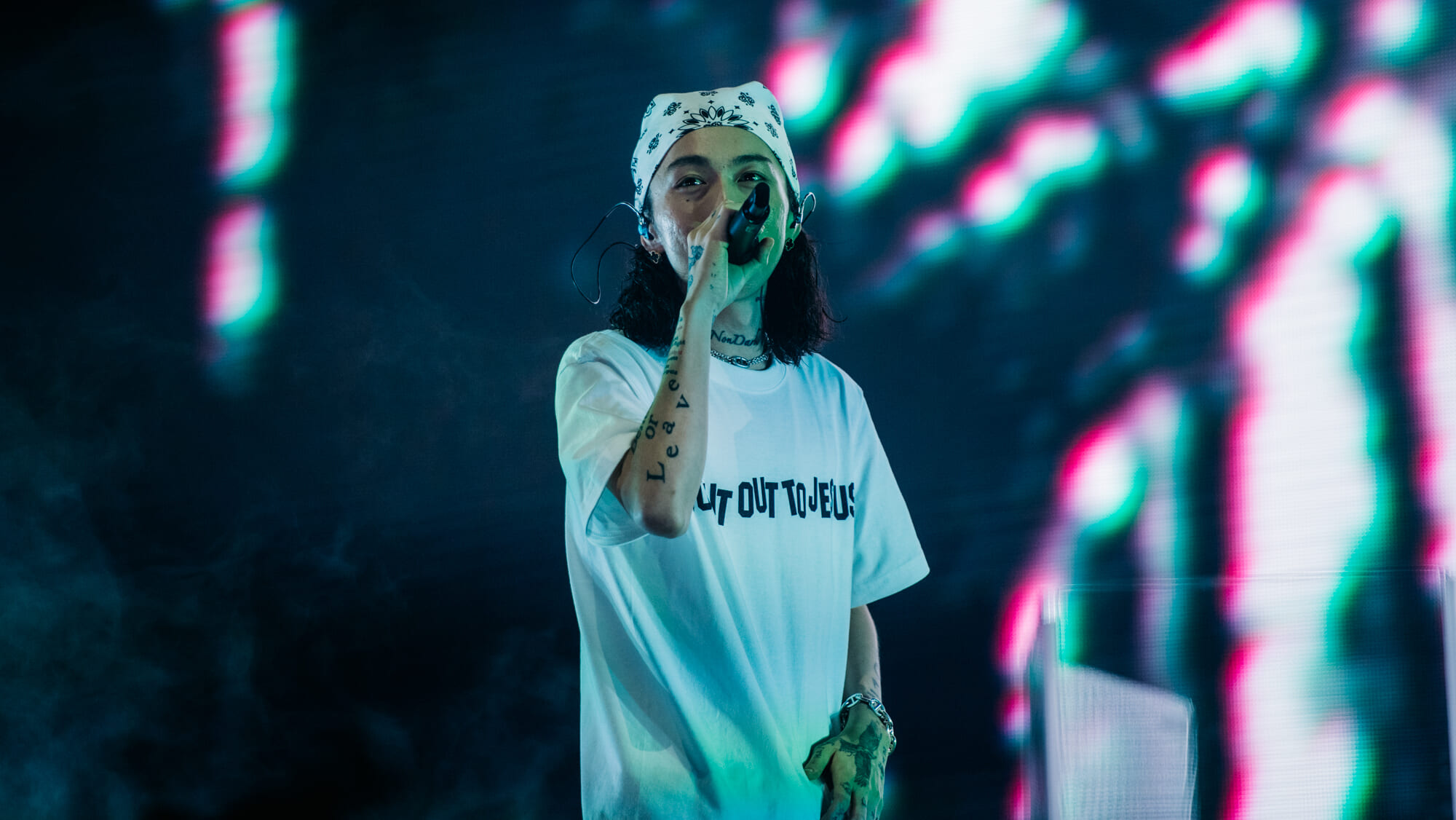 【ライブレポート】Kvi Baba 日本武道館公演 | 「信じるもの」が凝縮された一夜 - FNMNL (フェノメナル)