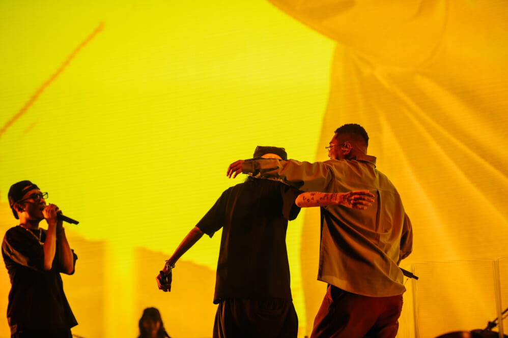 【ライブレポート】Kvi Baba 日本武道館公演 | 「信じるもの」が凝縮された一夜 - FNMNL (フェノメナル)