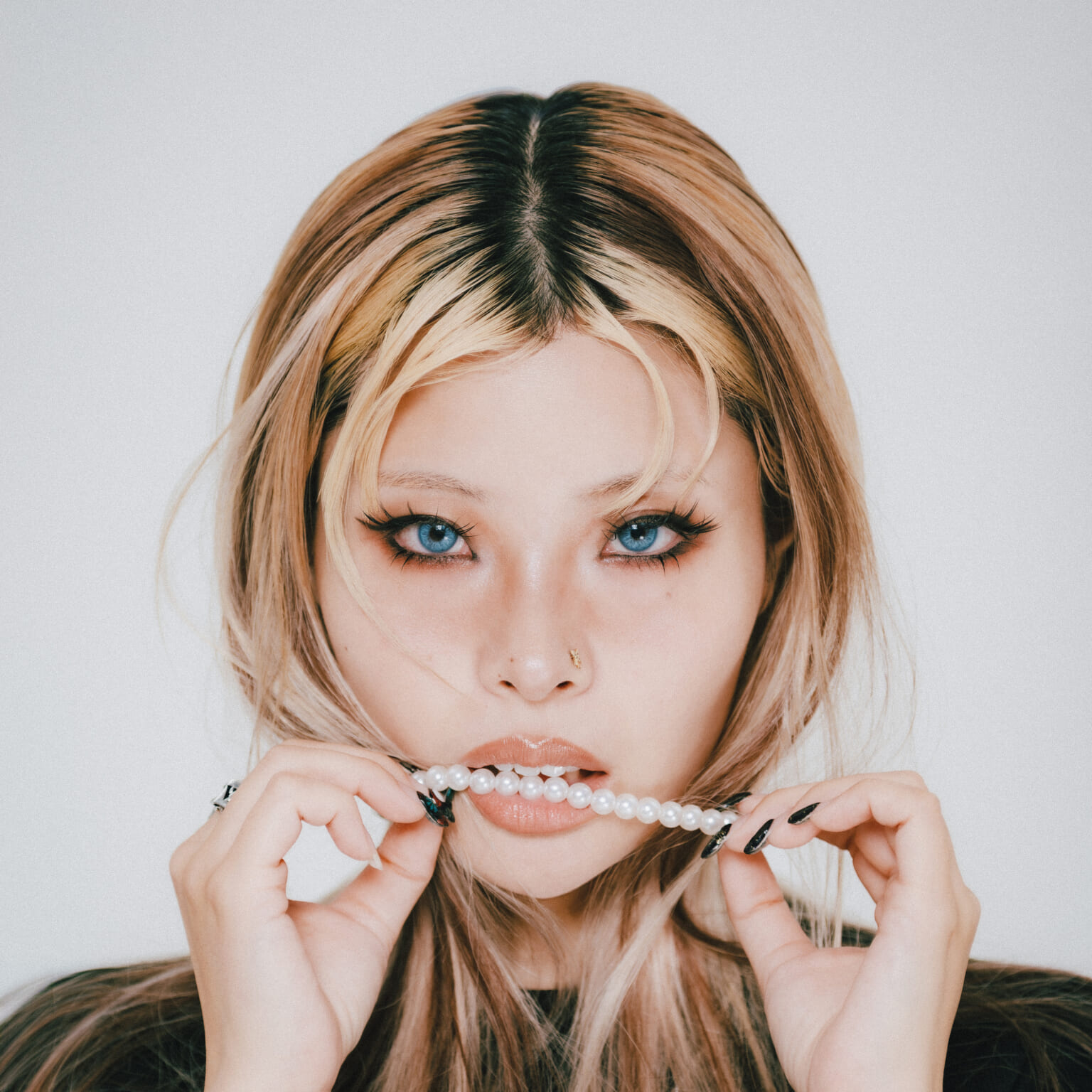 Charluが新曲"CAP"をリリース | 来月に新アルバム『5FEET』のリリースが決定 - FNMNL (フェノメナル)